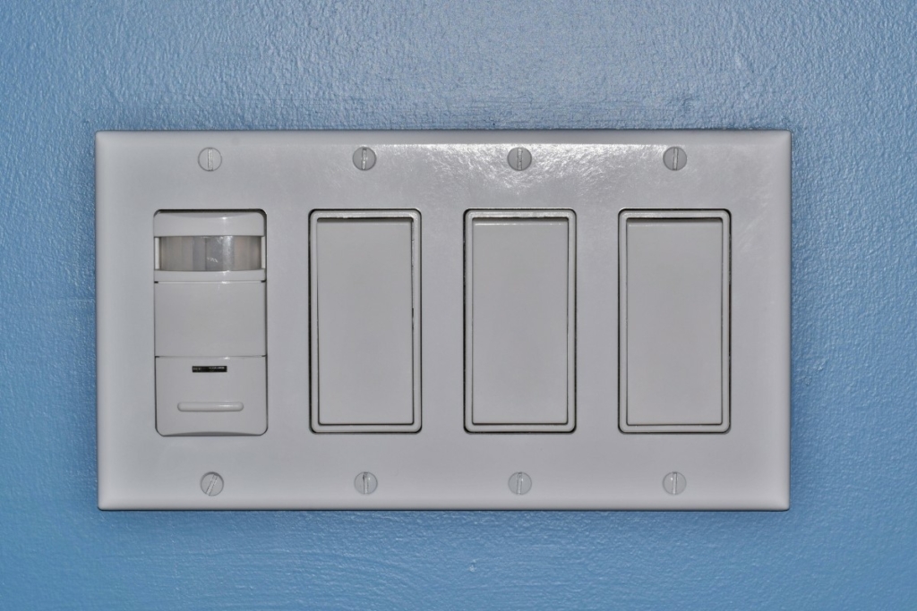 Things to Know Before You Start Thinking About Light Switches - Rayzeek