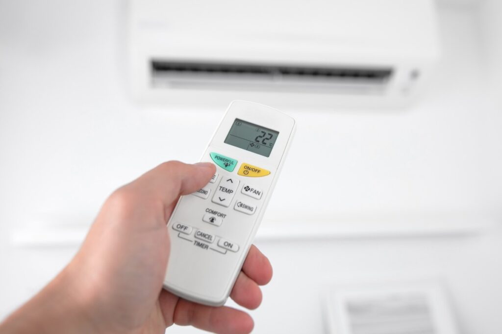 How to Save Energy on Air Conditioning: 12 Most Effective Ways - Rayzeek
